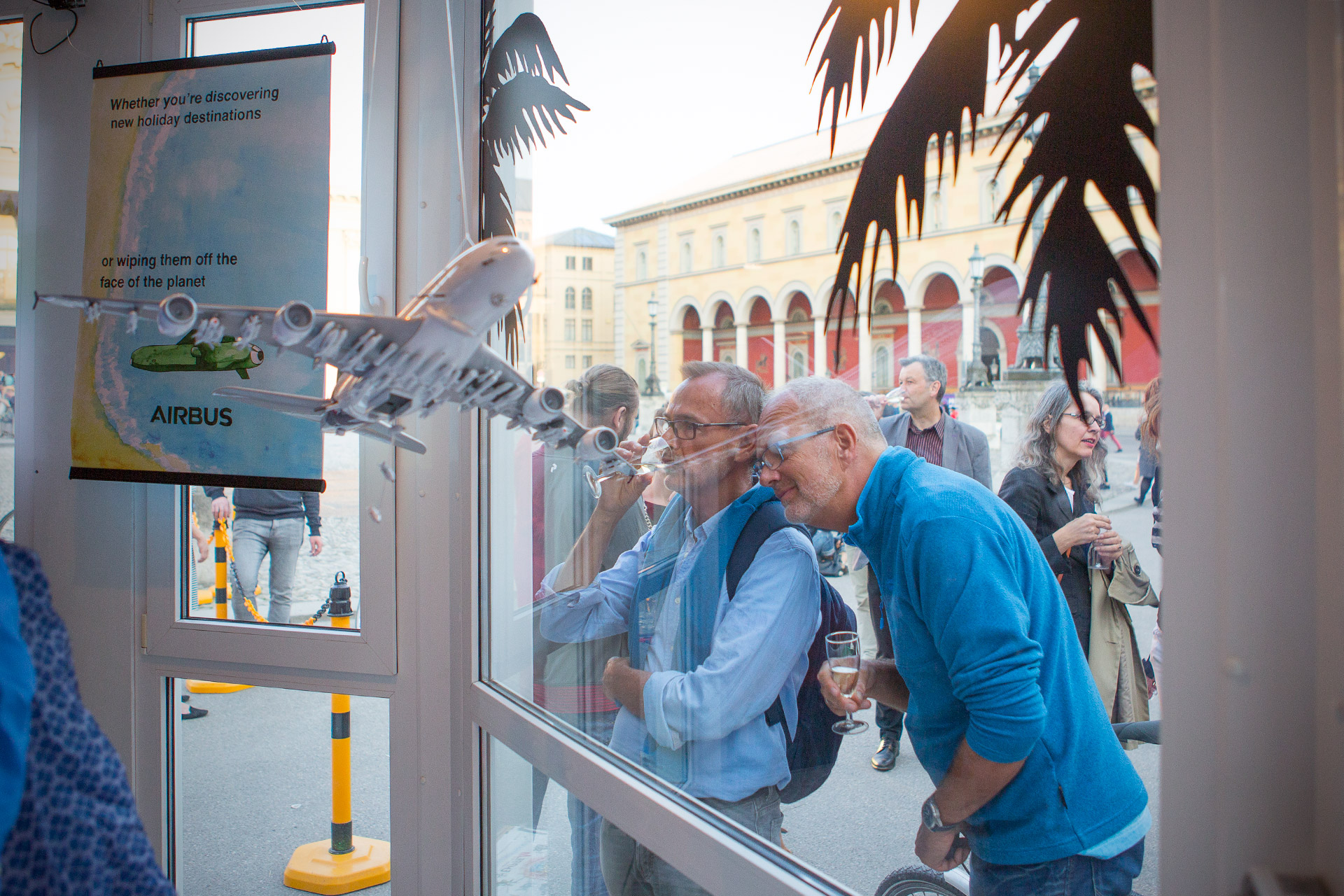 POSITIVE PROPAGANDA · STREET ART IN MÜNCHEN · AMUSEUM OF CONTEMPORARY ART